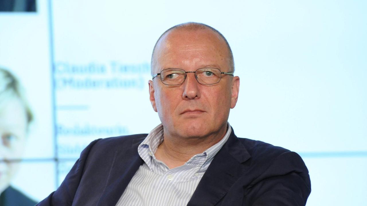 Musik und Fragen zur Person - Der Schweizer Medienmacher Roger de Weck