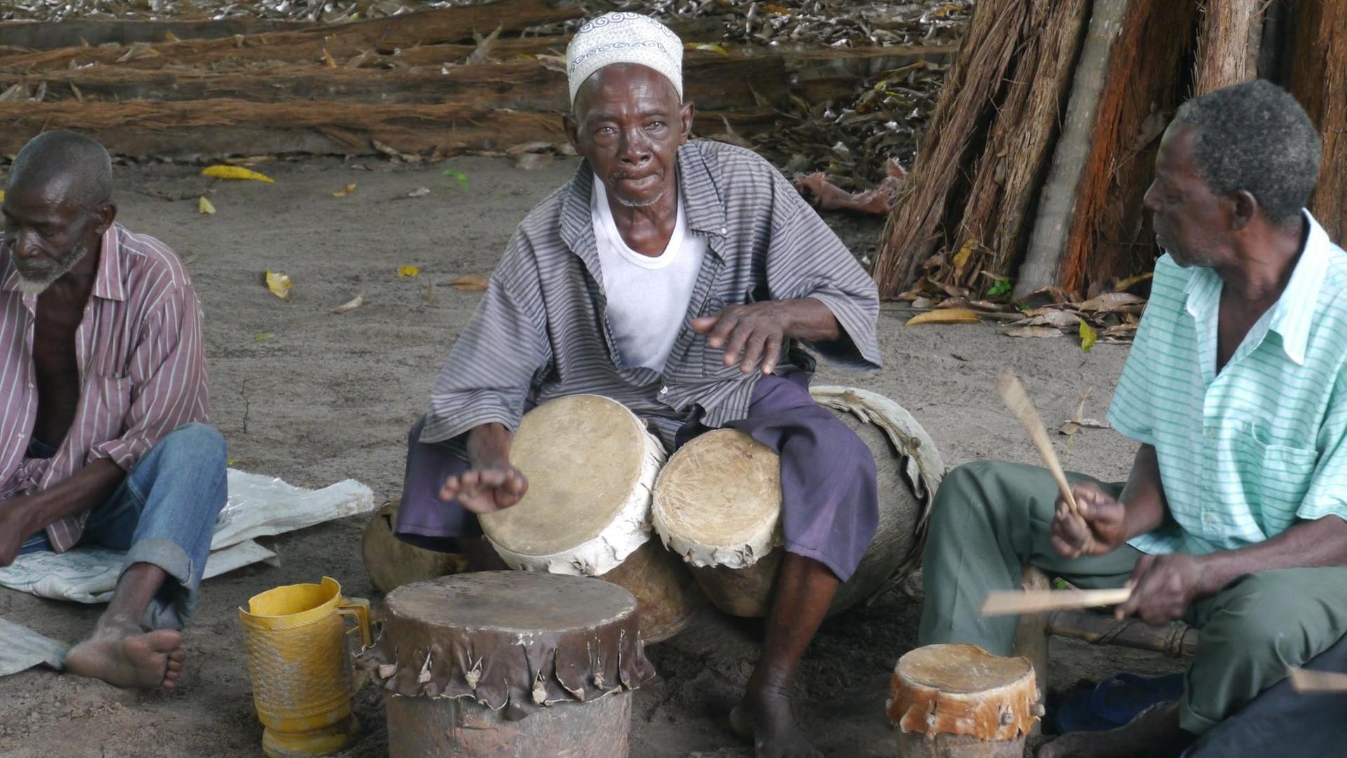 Musikwelten Tansanias - Ngoma, Filimbi, Litungu