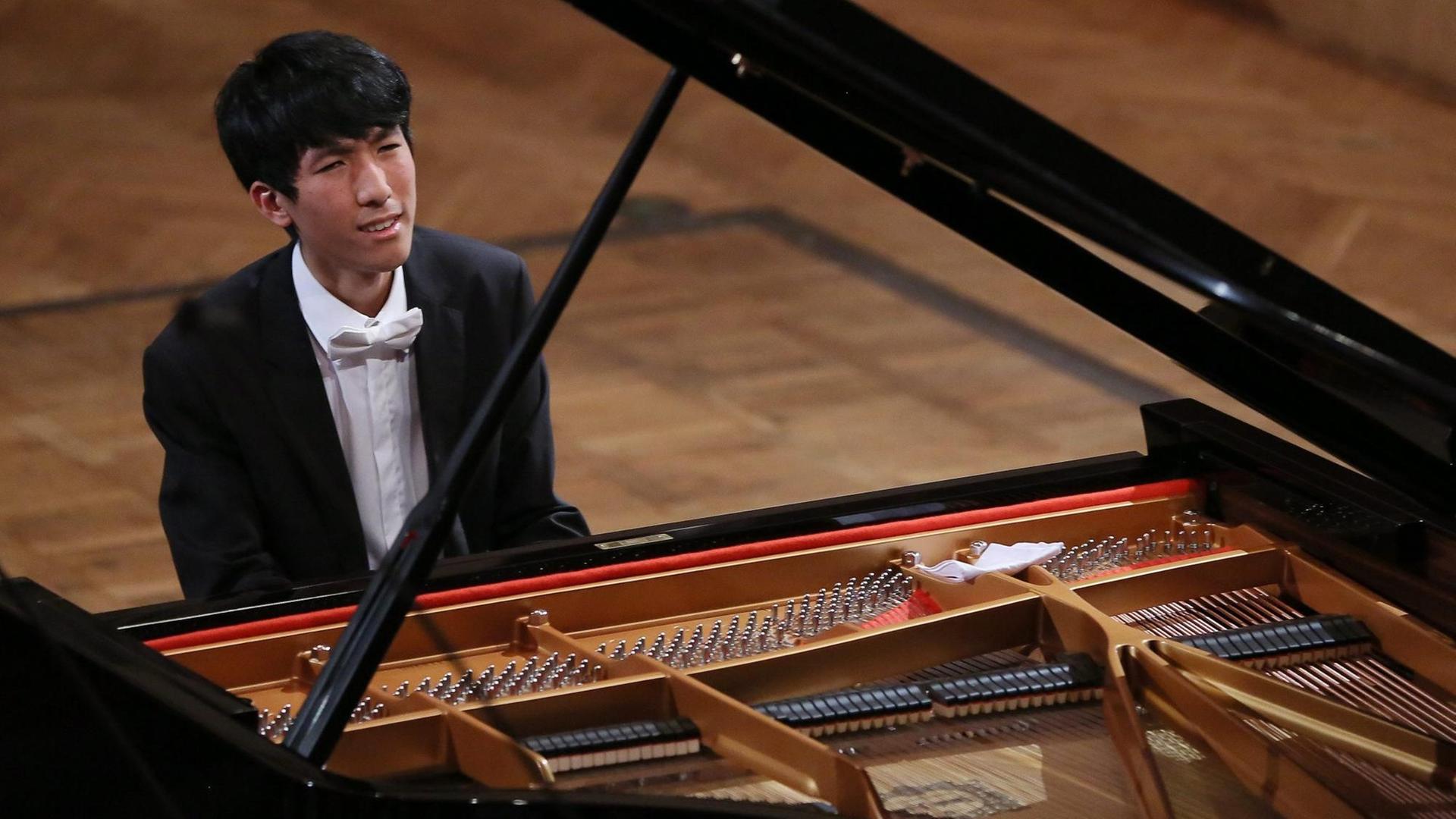 International Piano Competition - Lu gewinnt Leeds