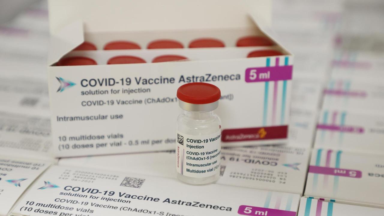 Entscheidung zum Astrazeneca-Impfstoff - Medizinrechtler: "Wir sollten ...