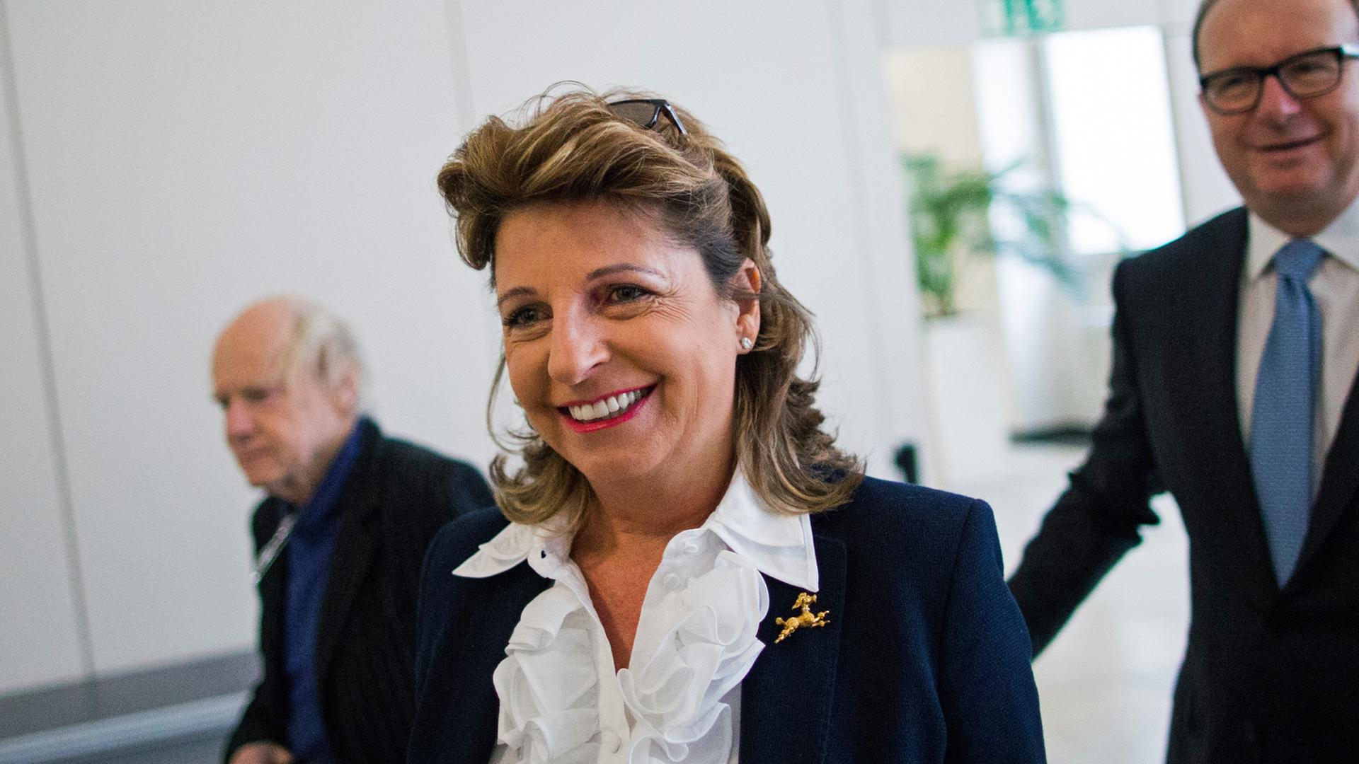 Achenbach-Prozess - Albrecht-Witwe sagt vor Gericht aus