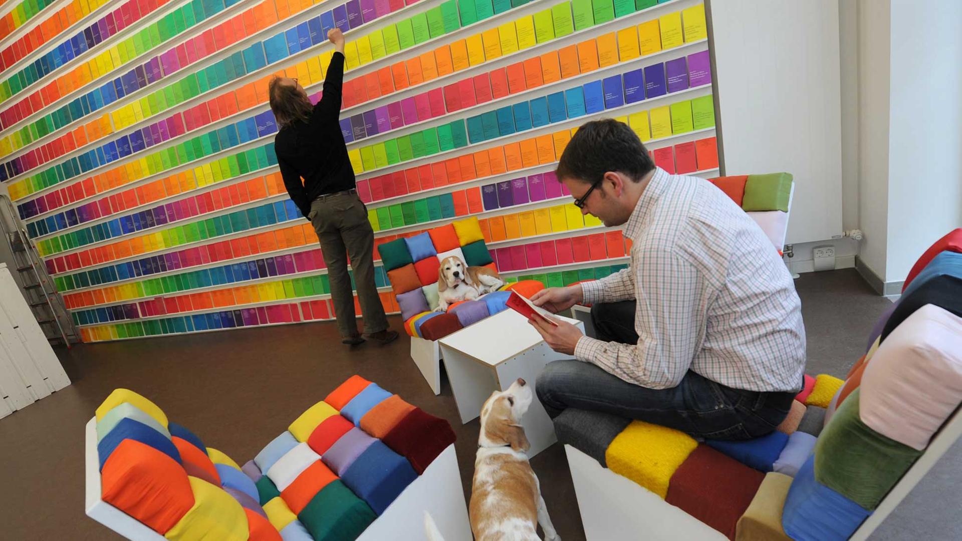Ausstellung "Willy Fleckhaus. Design, Revolte, Regenbogen" - Späte Ehre ...
