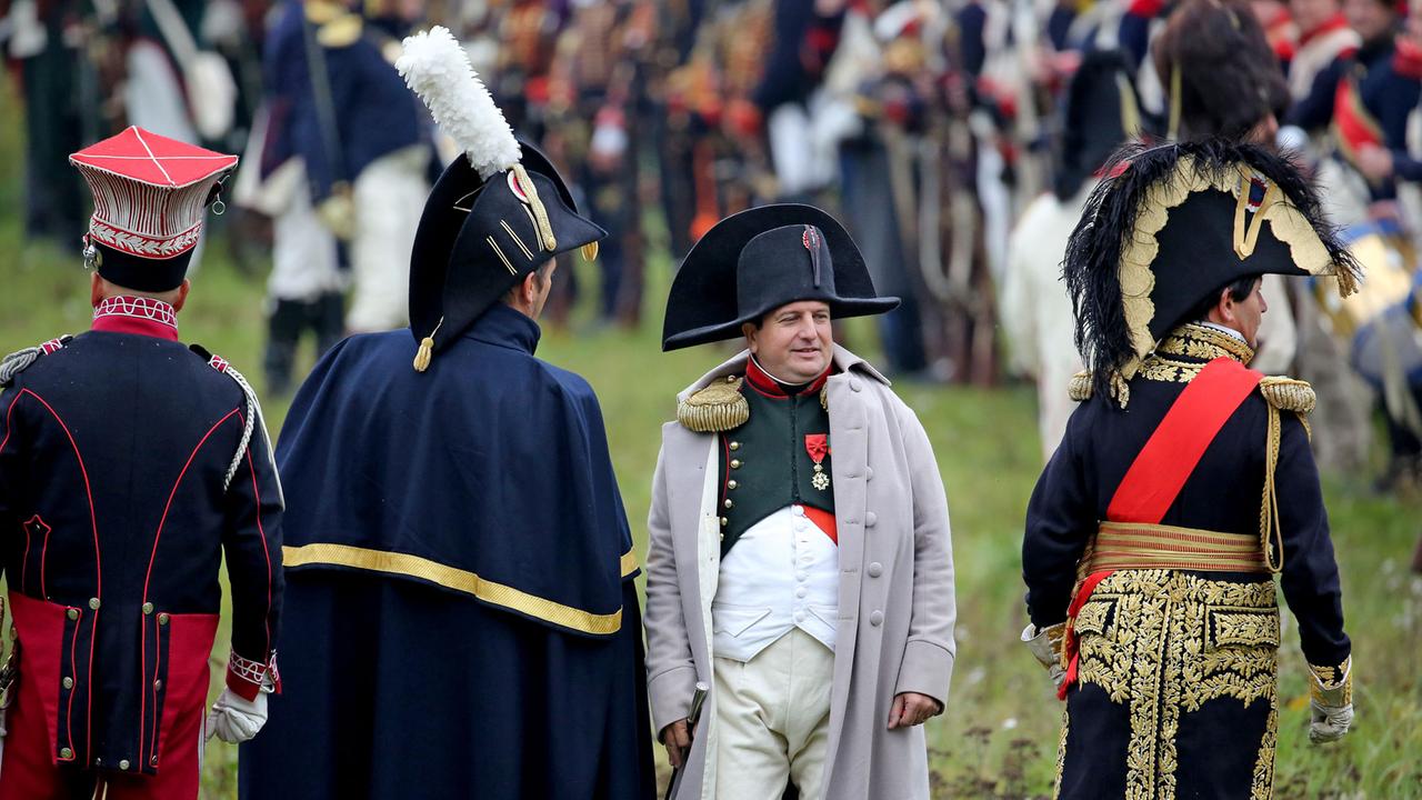 Nachstellen historischer Schlachten - Warum ist Reenactment so ...