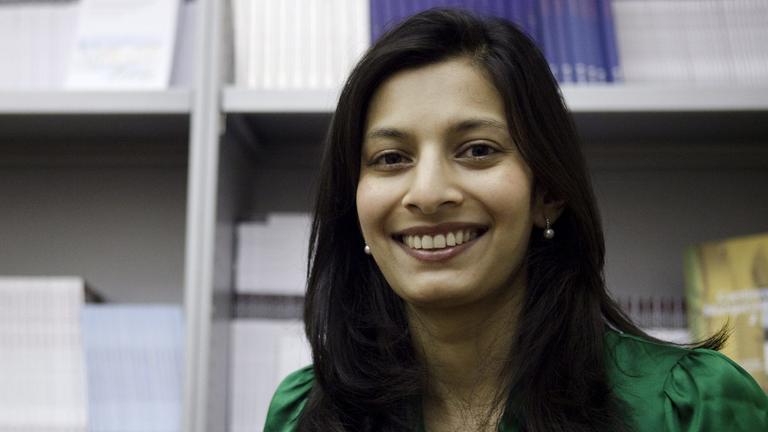 Autorin Priya Basil über den Brexit - "Bizarr und auch tragisch"