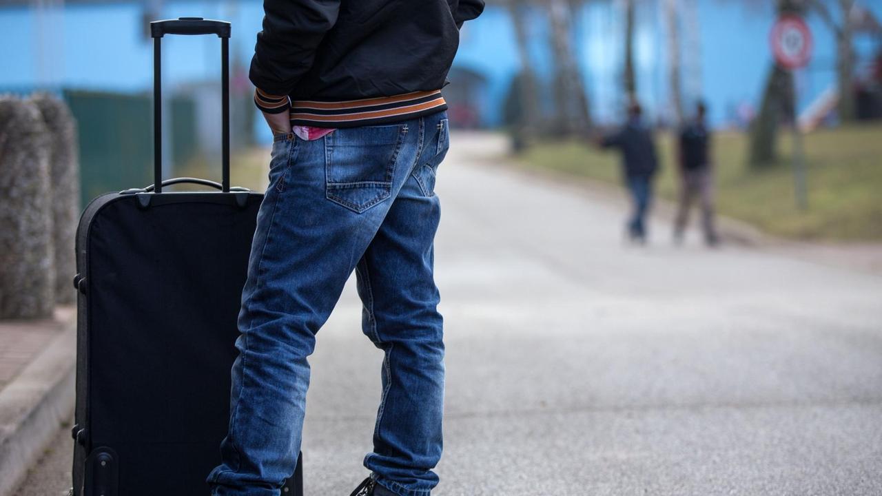Asylbewerber - Was tun mit den Flüchtlingen in Deutschland?