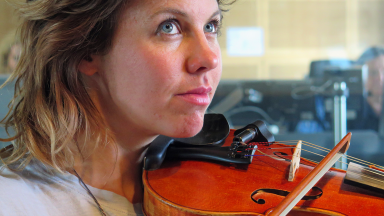 Sarah Neufeld - Arcade Fire trifft Minimal Music