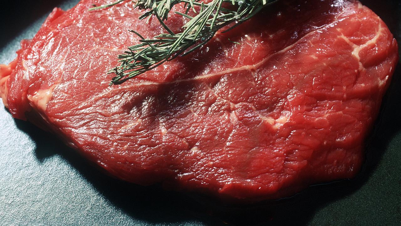 Fleisch als Kulturgut - "Wir verorten uns über Ernährung auch sozial"