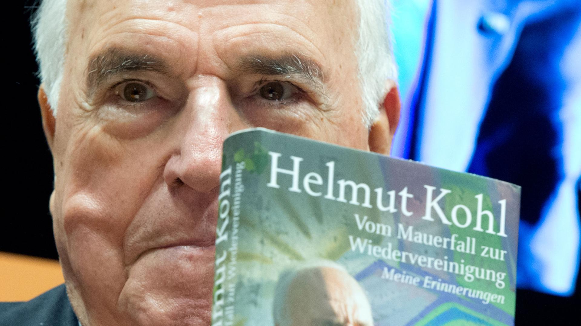 Helmut Kohl - Eine Stiftung soll es richten