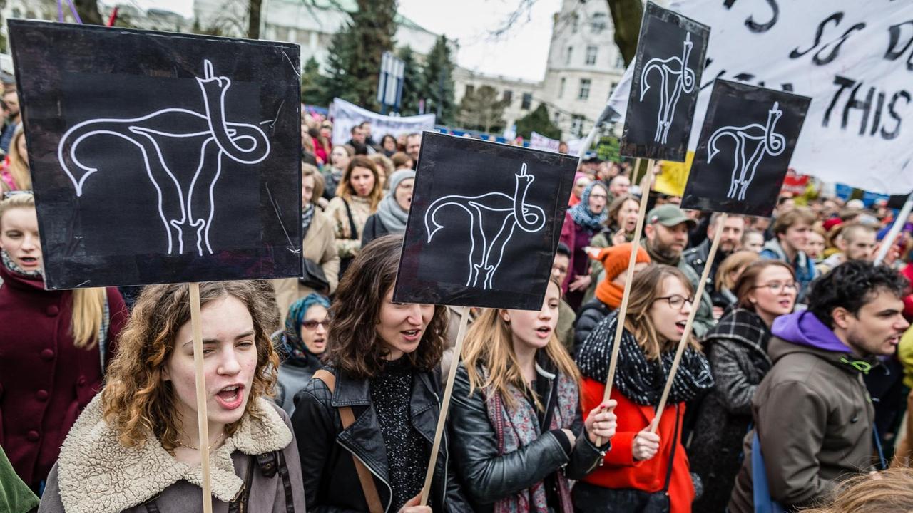 Debatte um Abtreibungen - Das Recht auf Leben und Selbstbestimmung