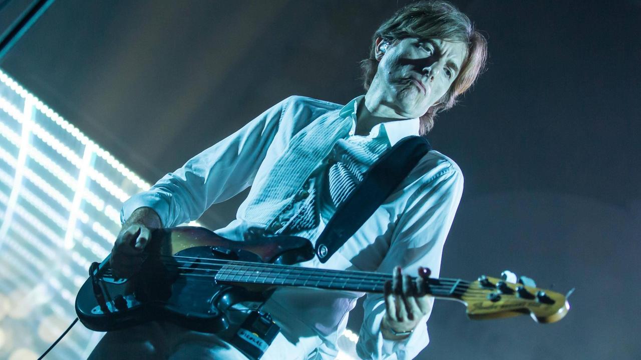 Nicolas Godins Soloalbum "Concrete & Glass" - Hommage an die Koryphäen ...