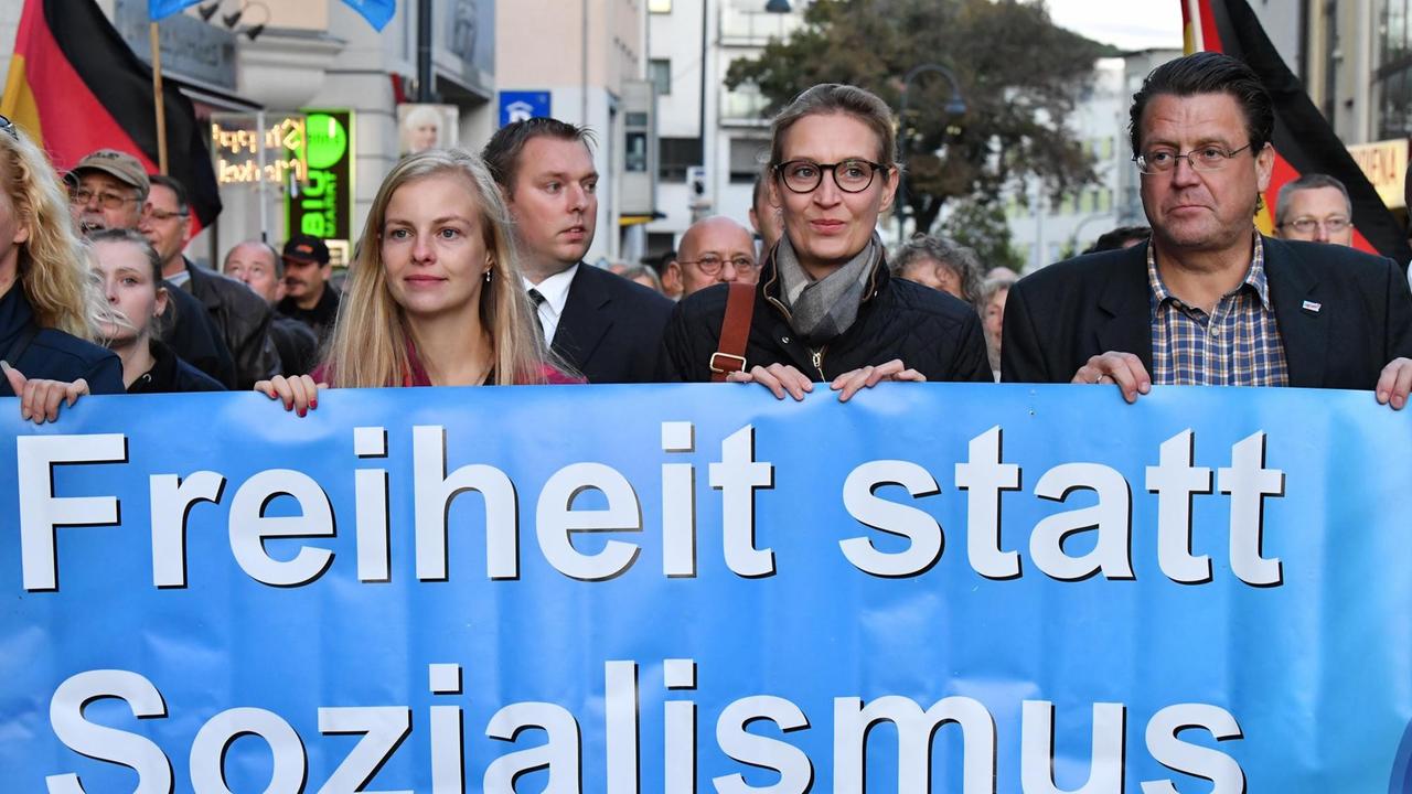 AfD-Wahlkampfauftritt in Jena - Es wurde kräftig geschimpft