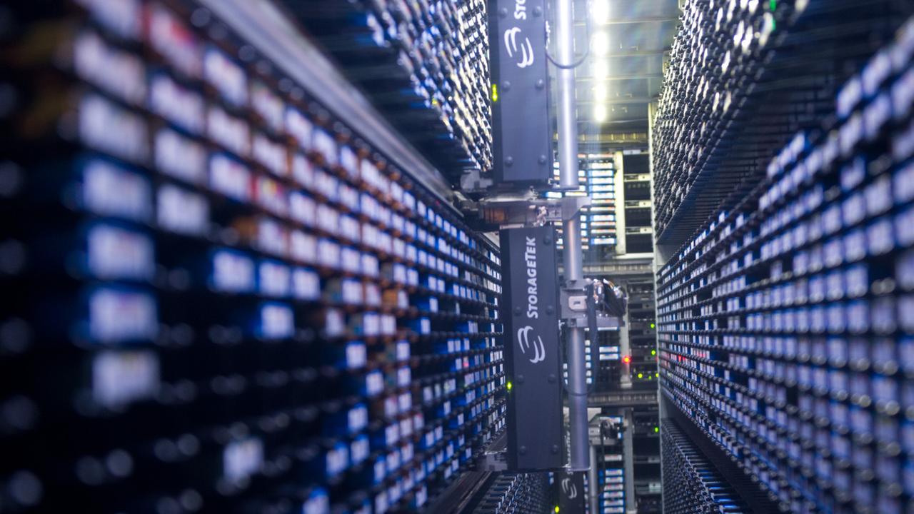 Netzwelt - Serverfarmen, Clouds und Datenströme