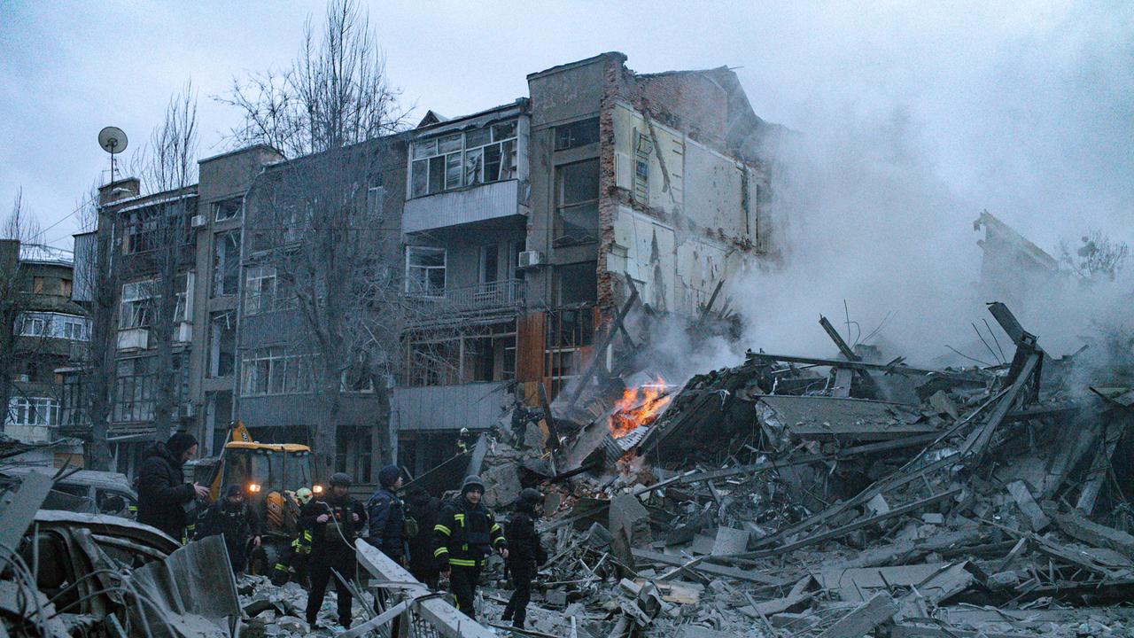 Krieg gegen die Ukraine - Gegenseitige Drohnenangriffe in Nikopol und ...