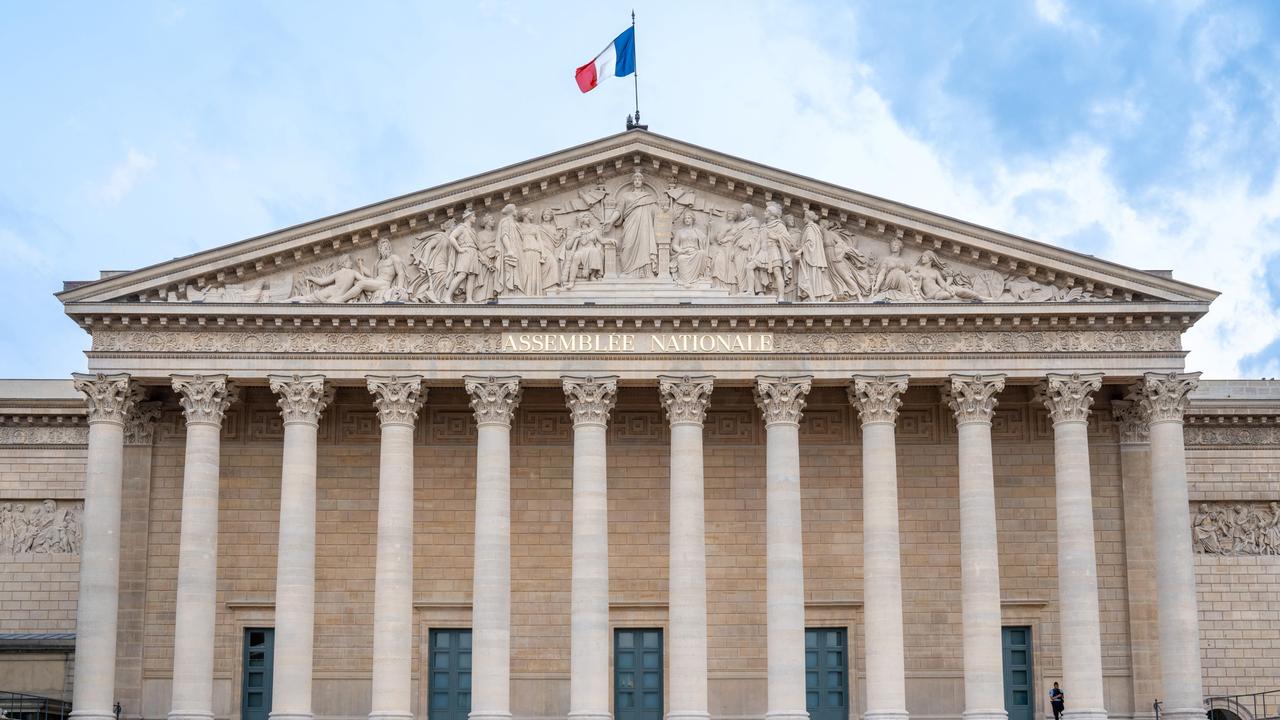 Misstrauensvotum: Frankreichs Regierung steht kurz vor dem Sturz