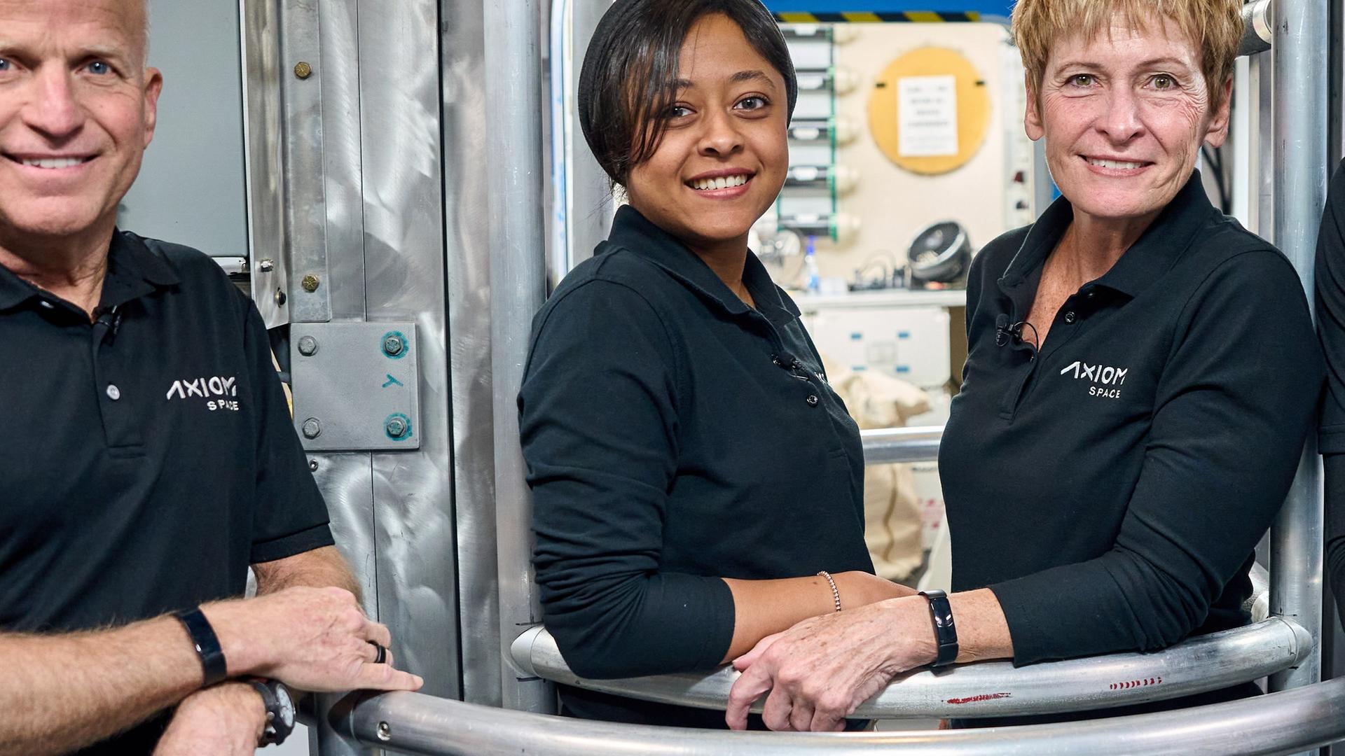 Krebsforscherin Rajana Barnawi - Erste Astronautin aus Saudi-Arabien ...