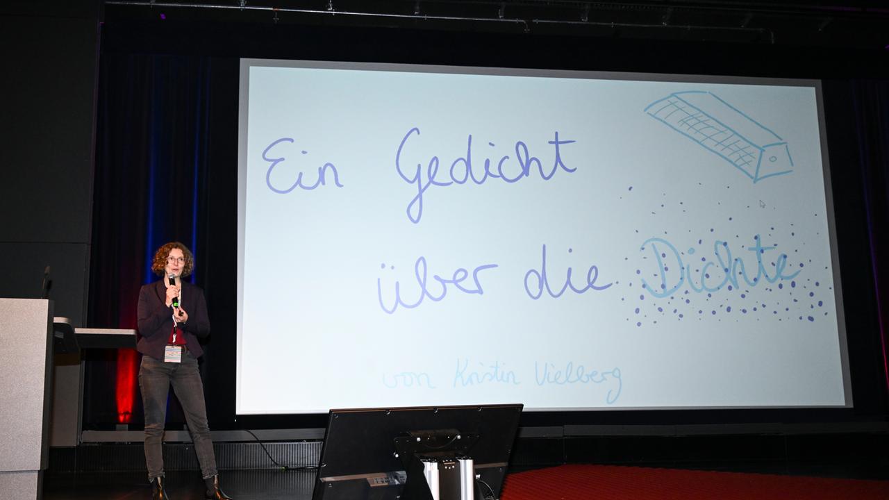 Wunderbarer Science Slam - Die Grace-Mission und das Gedicht von der Dichte