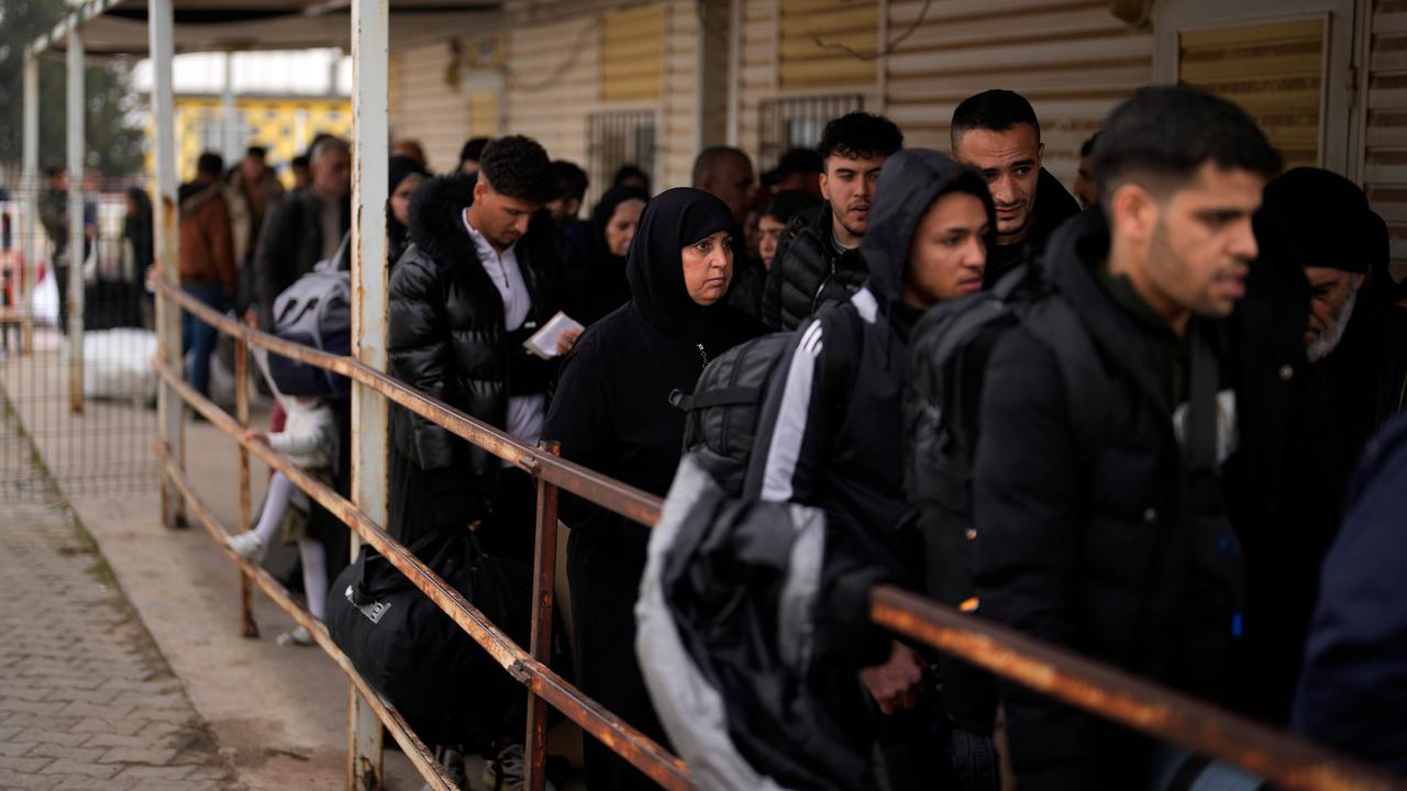 Nach Assad-Sturz - Syrische Flüchtlinge aus der Türkei kehren nach ...