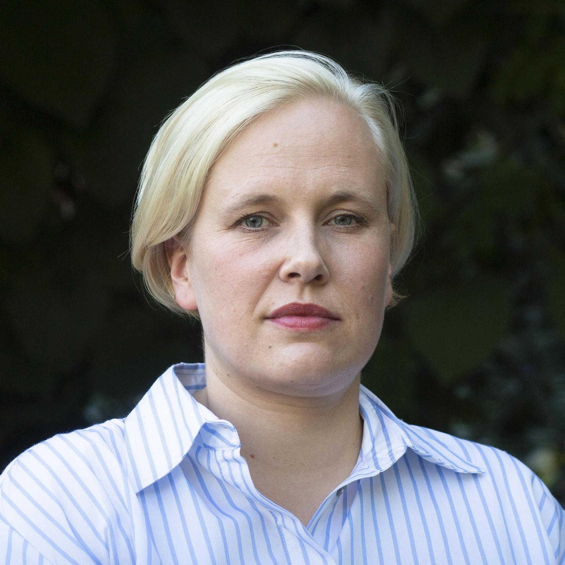 Porträt der Autorin Anne Rabe.