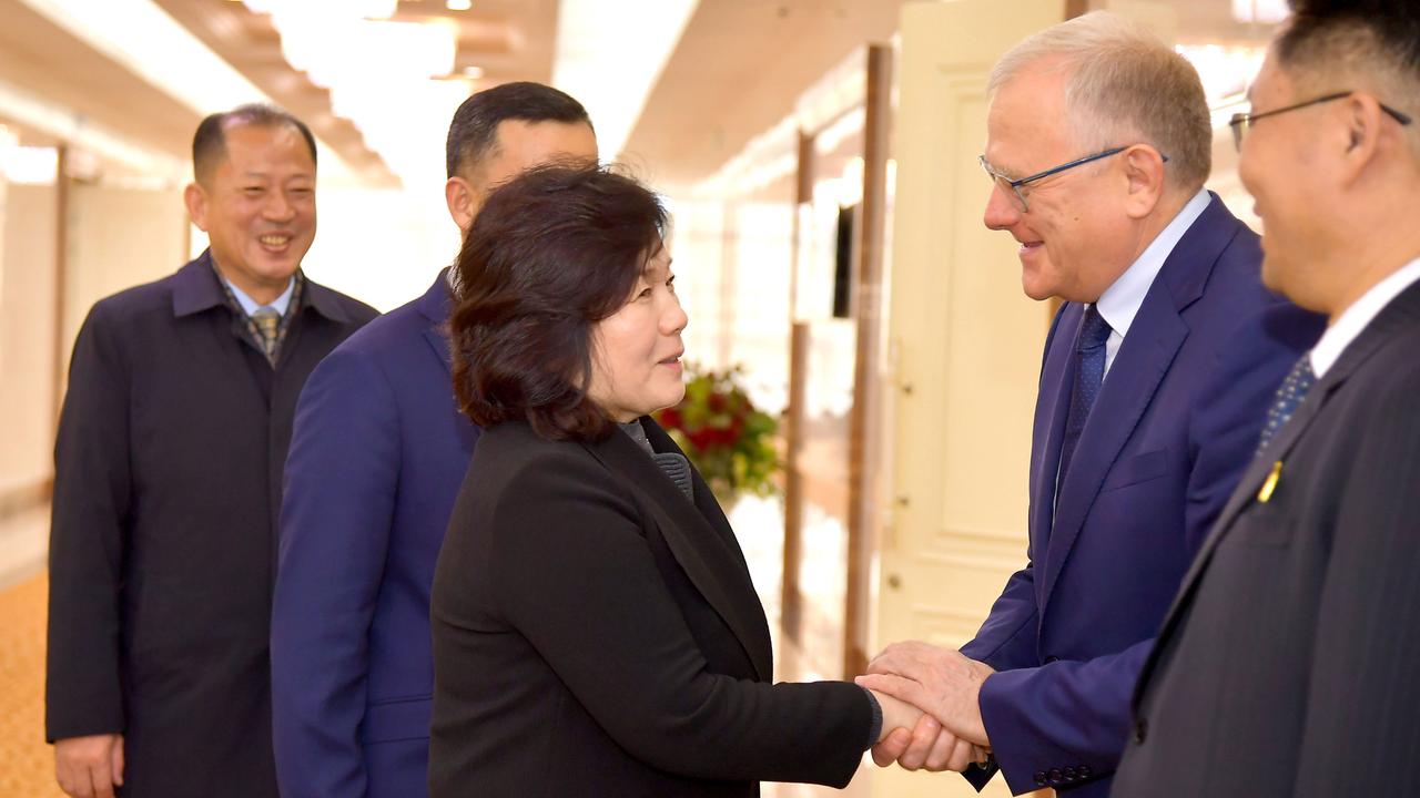 Russlands Krieg gegen die Ukraine - Außenministerin des ...