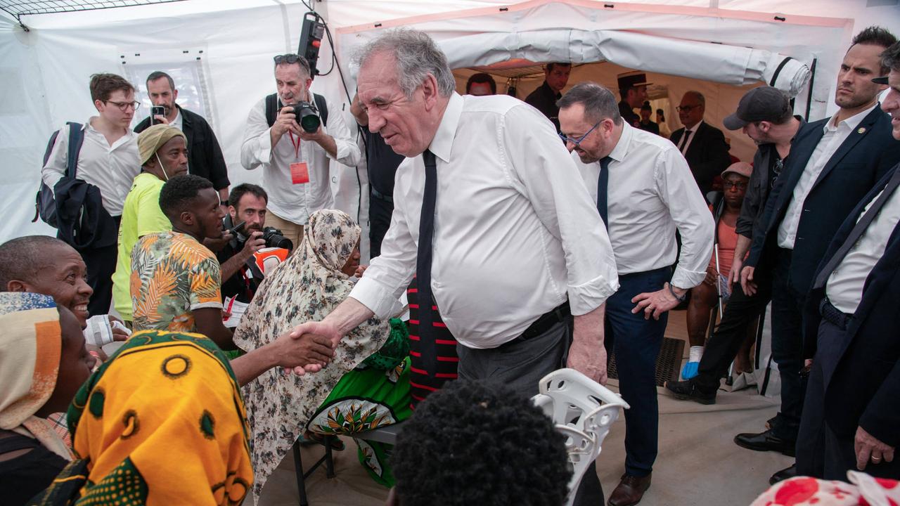 Nach Wirbelsturm "Chido" - Frankreichs Regierungschef Bayrou besucht ...