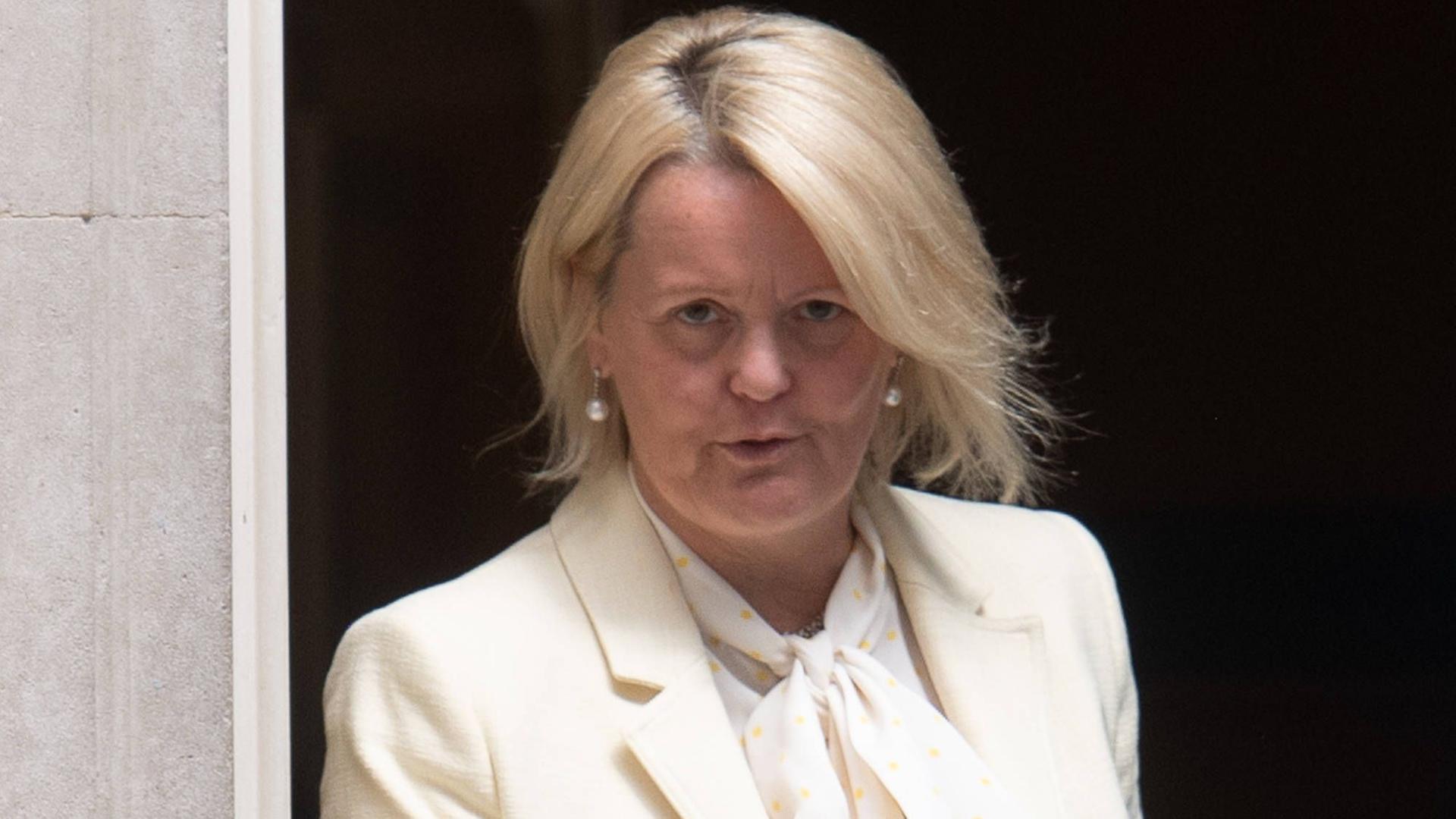 Großbritannien - Bank-Managerin nach Indiskretion über Konto von Nigel ...