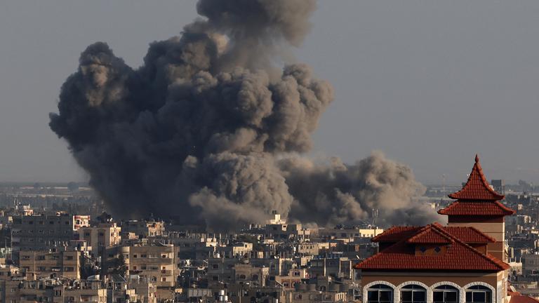 Gazastreifen - Israels Armee setzt Angriffe fort