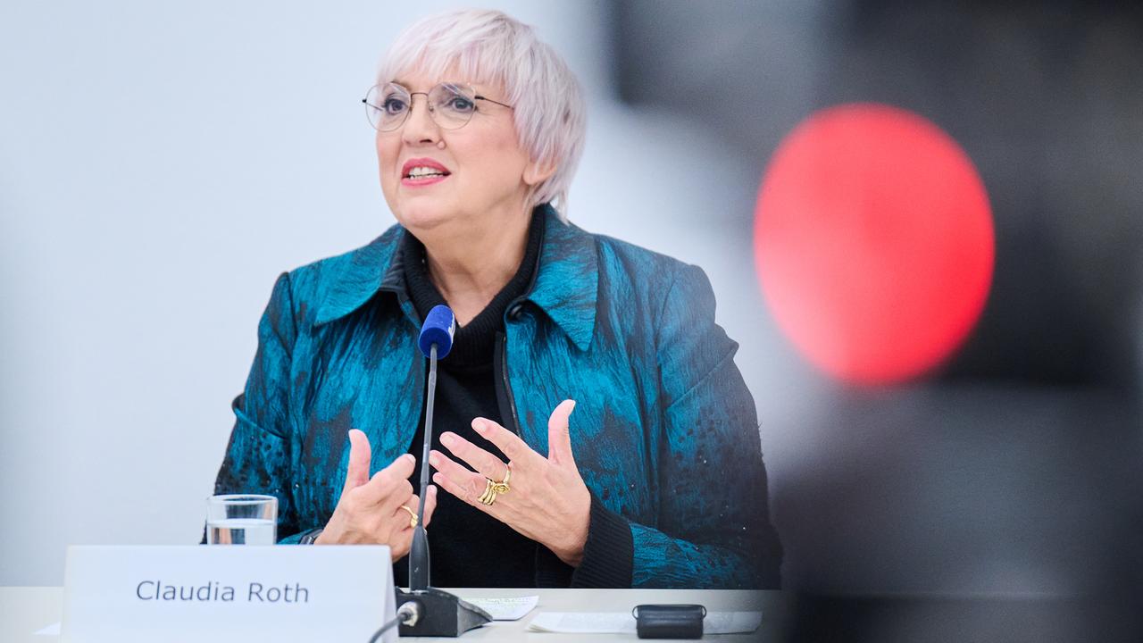 Claudia Roth ein Jahr im Amt - Staatsministerin für Symbolpolitik