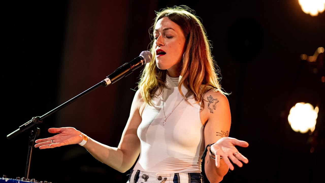 Musikerin Charlotte Brandi beim Festival Pop-Kultur in Berlin