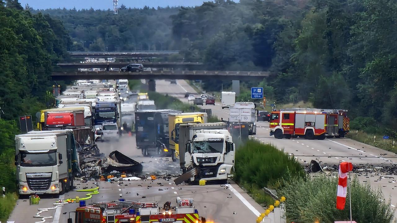 Sachsen-Anhalt - A2 nach schwerem Unfall wohl noch bis Samstag gesperrt