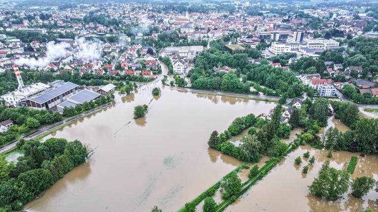 Hochwasser - Zwei Dämme brechen im Landkreis Pfaffenhofen an der Ilm