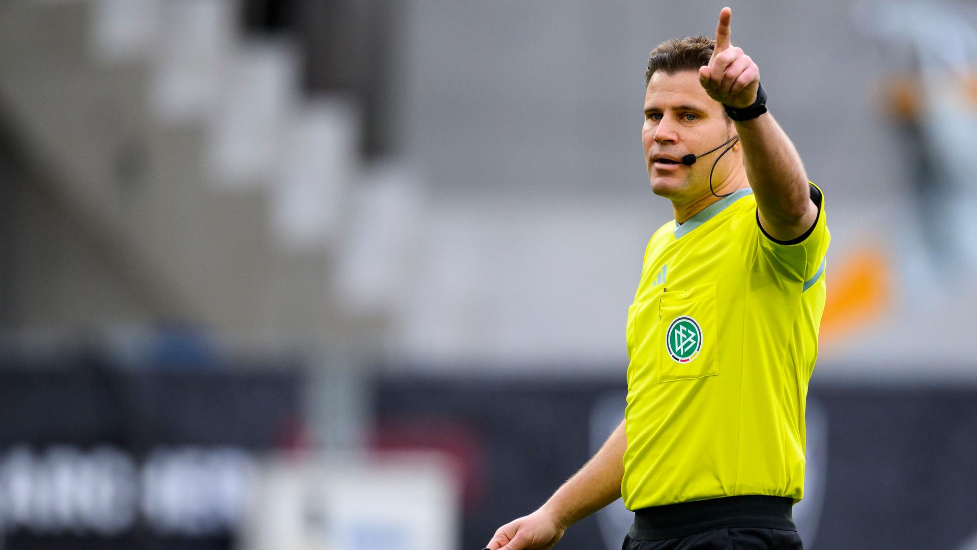 Schiedsrichter-Mangel - UEFA will 40.000 neue Referees pro Jahr