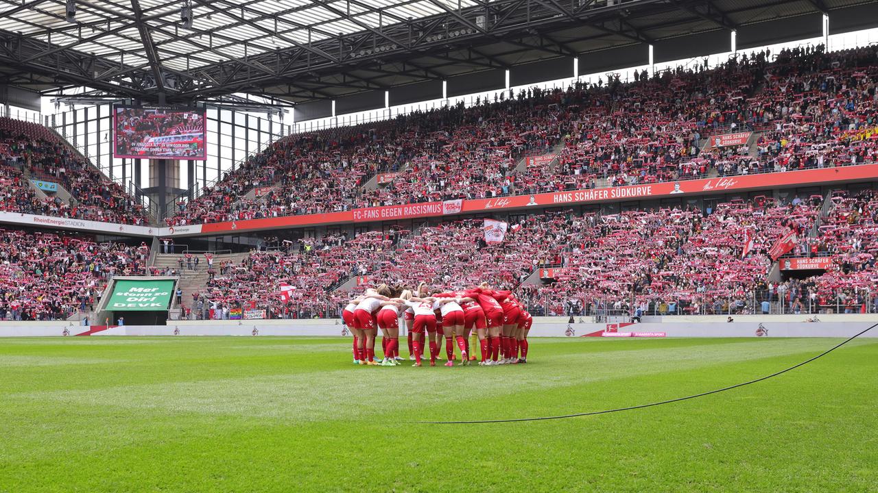 Zuschauerrekord: Wie der Frauenfußball auf ein neues Niveau kommt