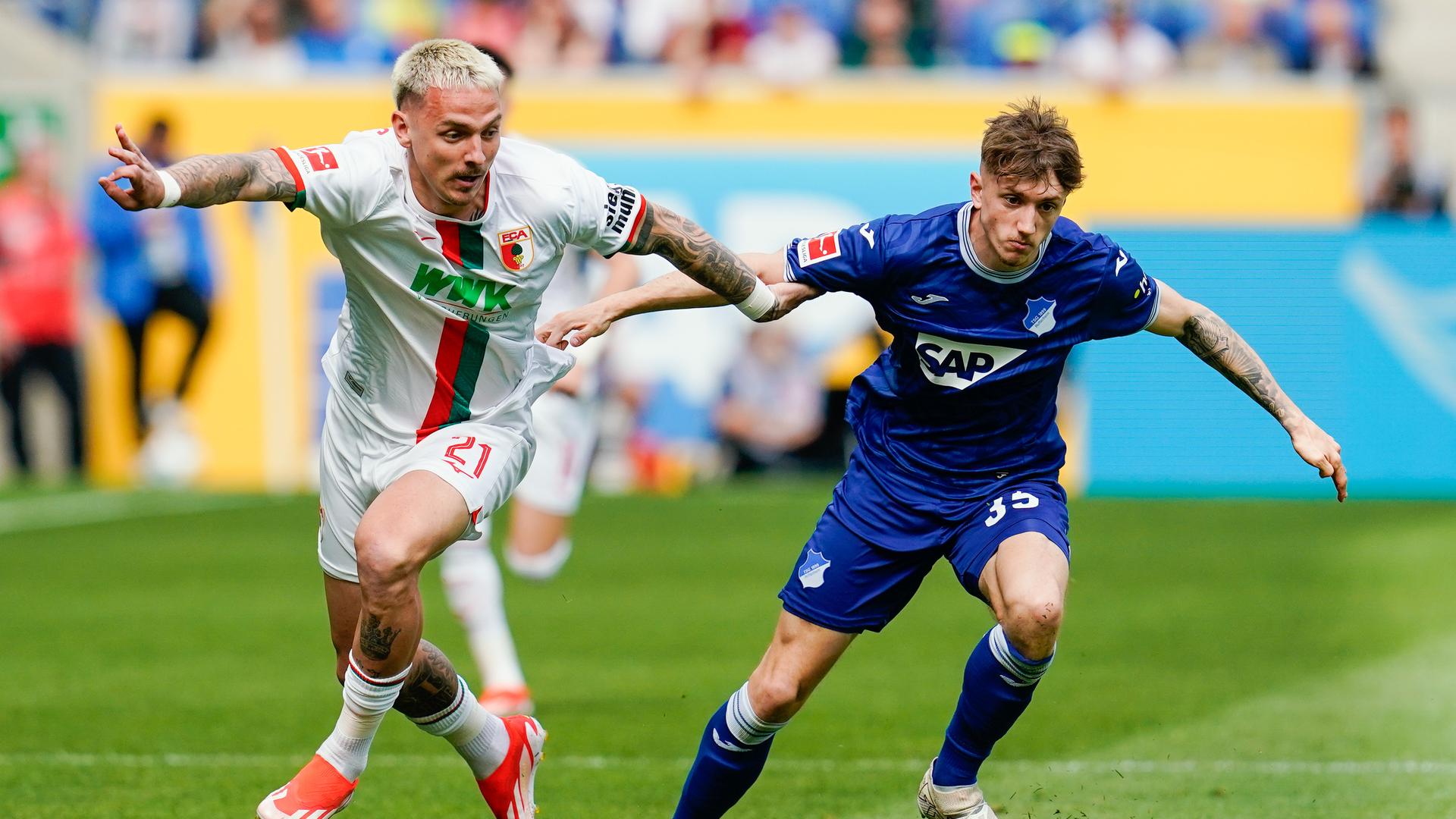 Fußball Bundesliga - Hoffenheim besiegt Augsburg