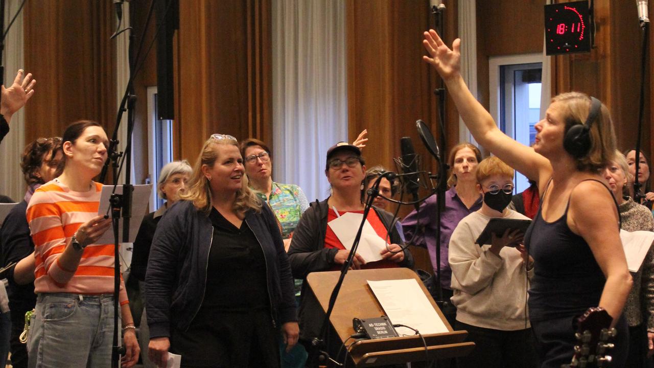 Im Chor singen mit Bernadette La Hengst