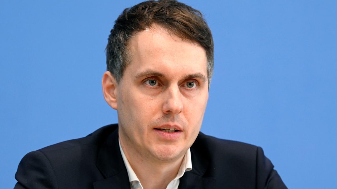 Haushaltsstreit in der Ampel - Sven-Christian Kindler: Zentrale ...