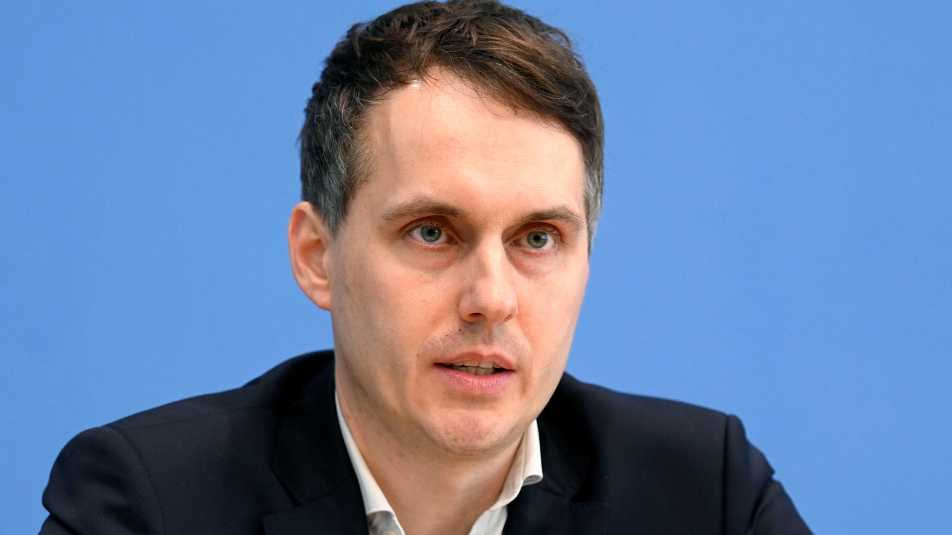 Haushaltsstreit in der Ampel - Sven-Christian Kindler: Zentrale Projekte des Koalitionsvertrags ...