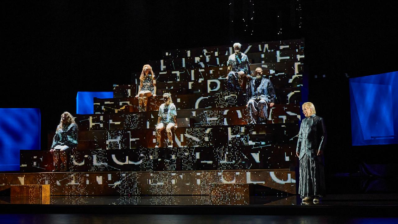 „Chasing Waterfalls“ in der Semperoper - Ein dunkel funkelndes Kunstwerk